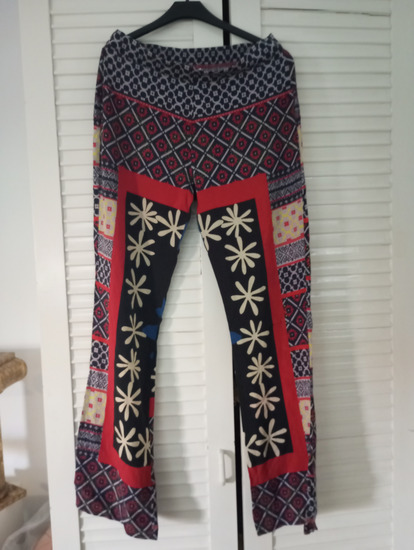 Desigual zvonaste pantalone Snižene 1400