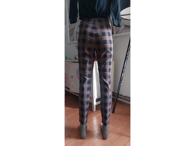 Pantalone ----women essentials ----38