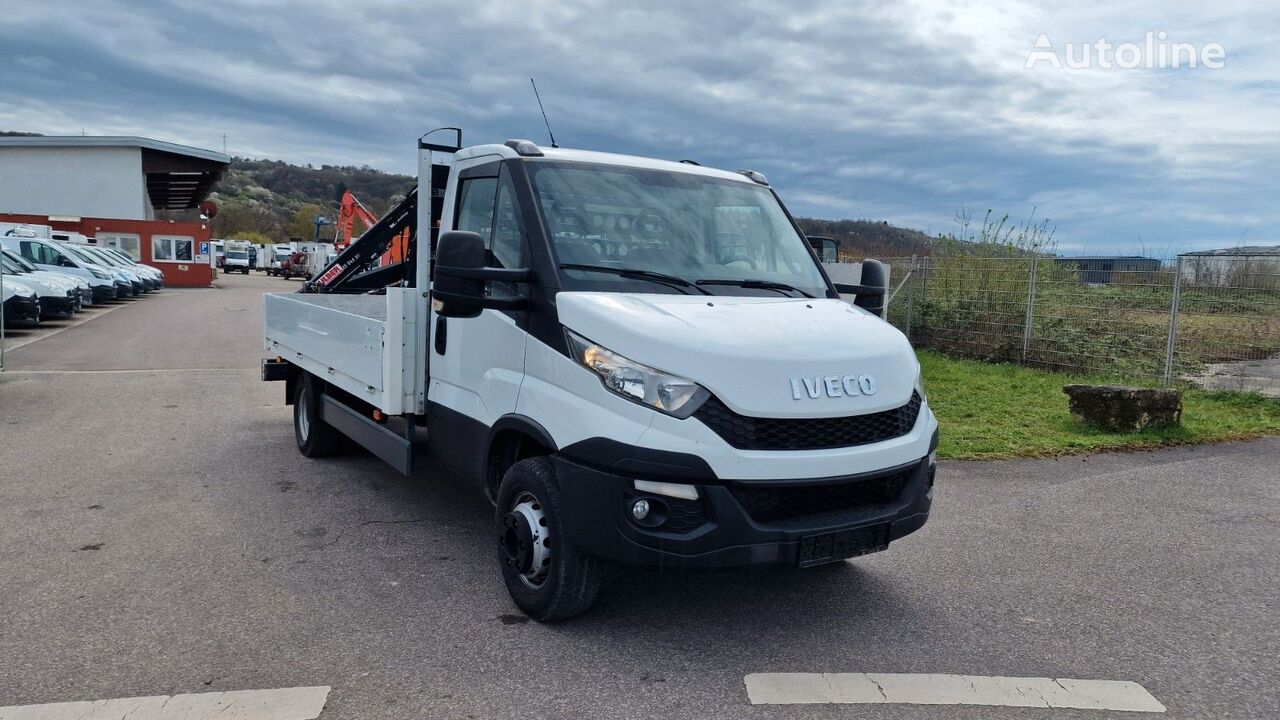 IVECO 70C17 kamion s ravnom platformom