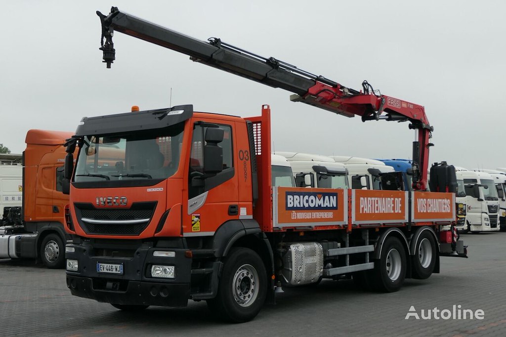 IVECO 420 kamion s ravnom platformom