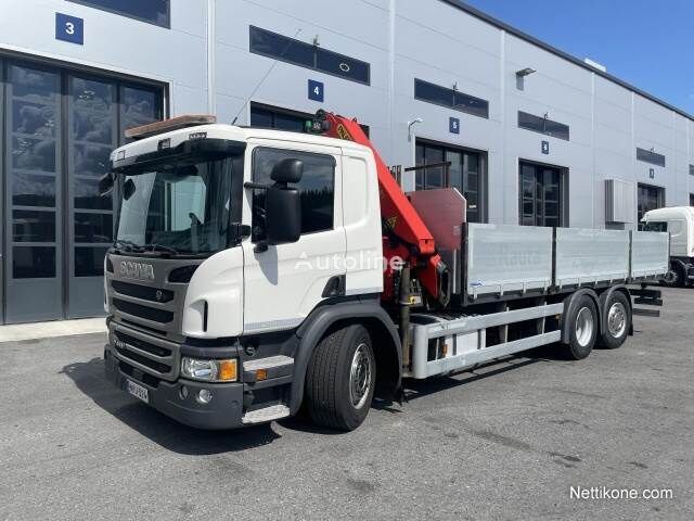 Scania P410 kamion s ravnom platformom