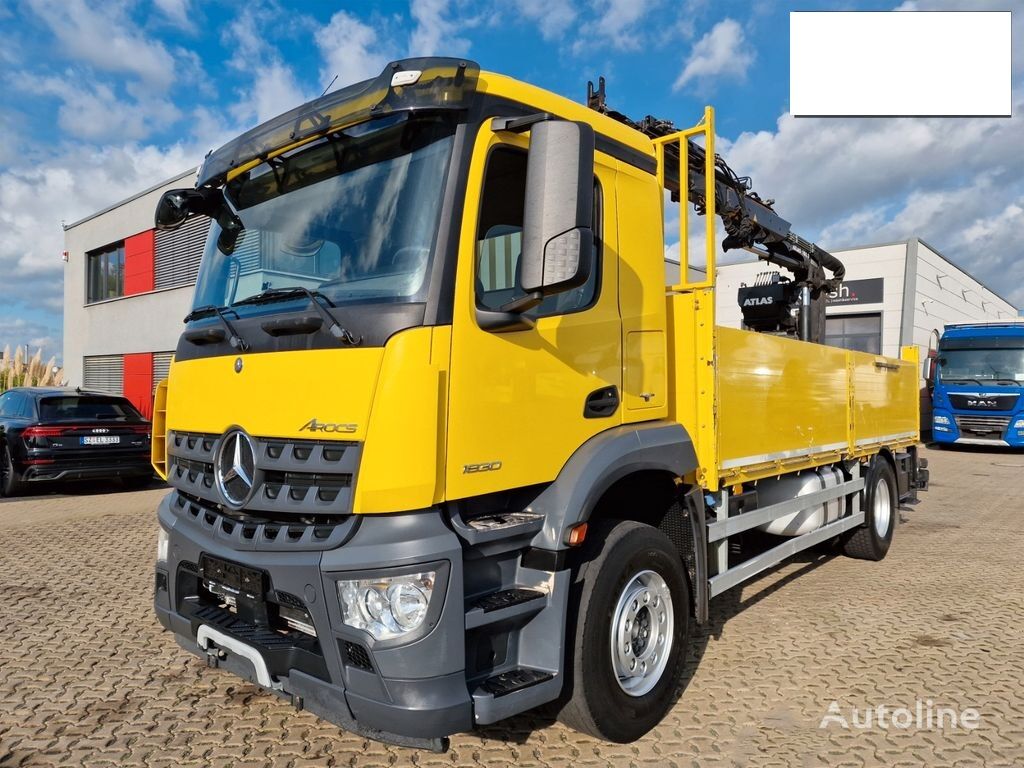 Mercedes-Benz Arocs 1830 kamion s ravnom platformom