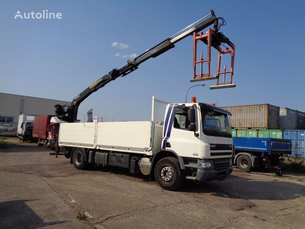 DAF AE 75/360 Palfinger 12001L Flatbed + Crane kamion s ravnom platformom