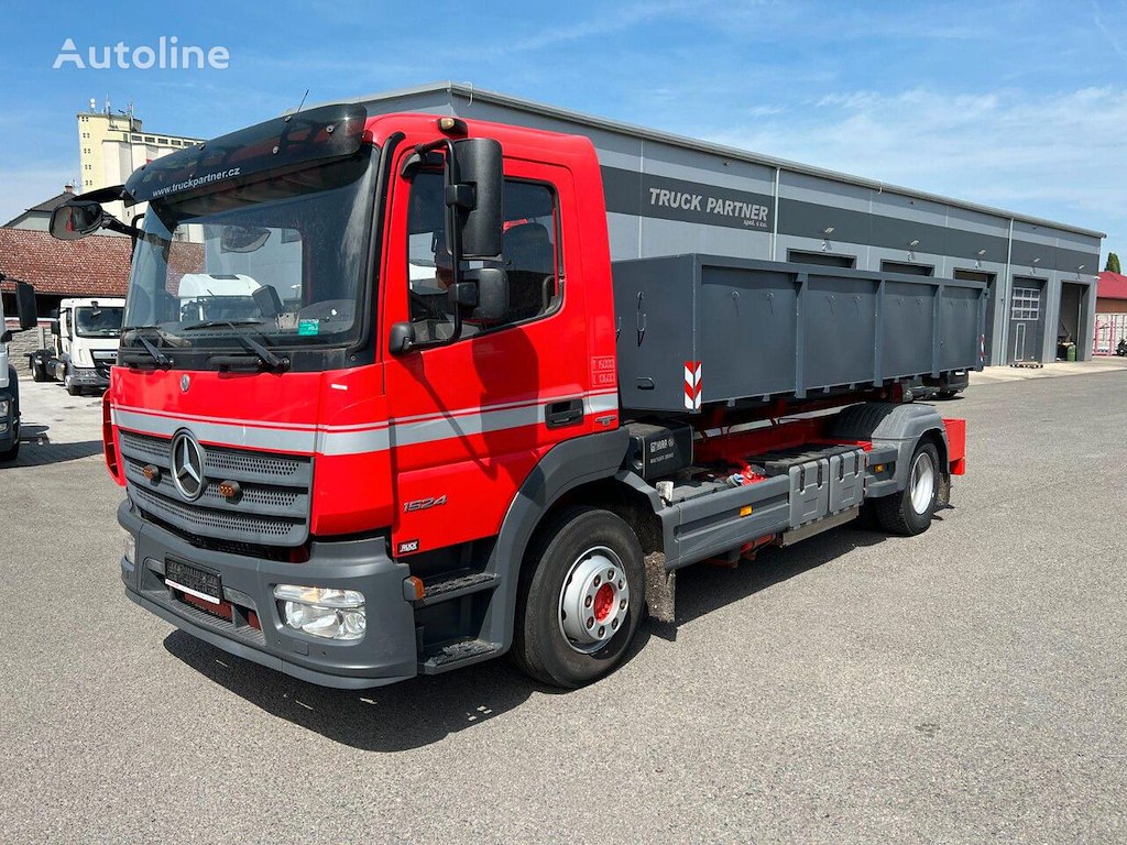 Mercedes-Benz ATEGO 1524, ABROLLKIPPER HIAB 1570MM kamion s ravnom platformom