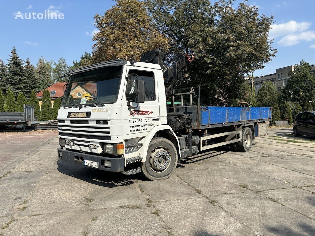 Scania 93M kamion s ravnom platformom