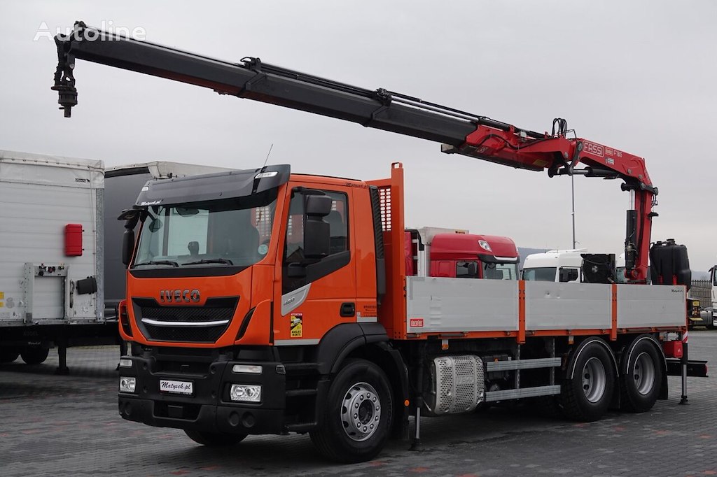 IVECO 420 kamion s ravnom platformom