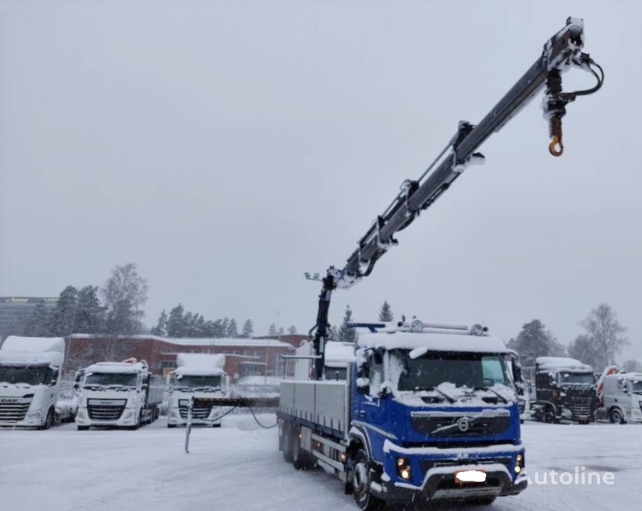 Volvo FMX410 kamion s ravnom platformom