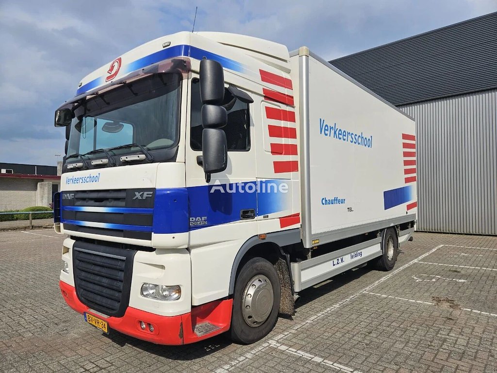 DAF XF 105 Space Cab 410 Manual Gear Low Km's kamion furgon