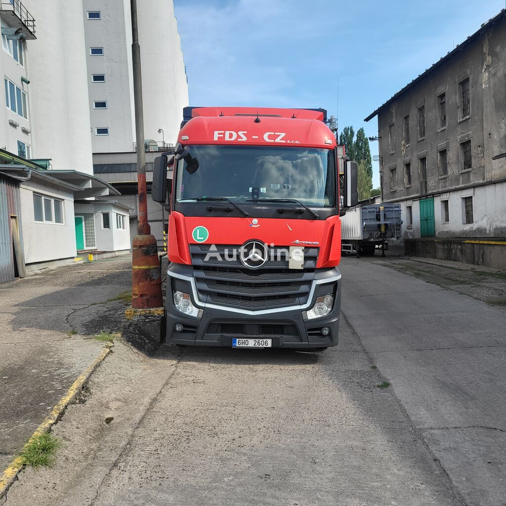 Mercedes-Benz MP4 kamion sa klizna zavesa cerada + prikolica sa kliznom ceradom