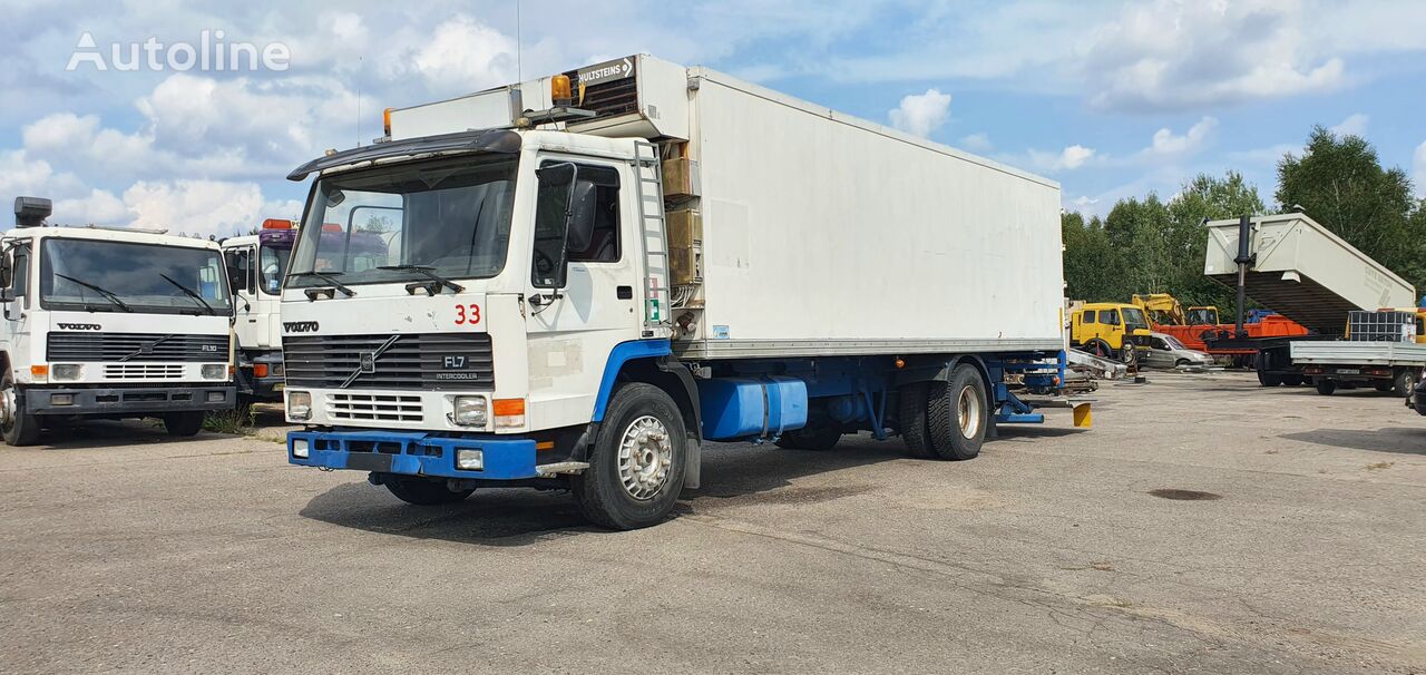 Volvo FL 7 kamion sa klizna zavesa cerada