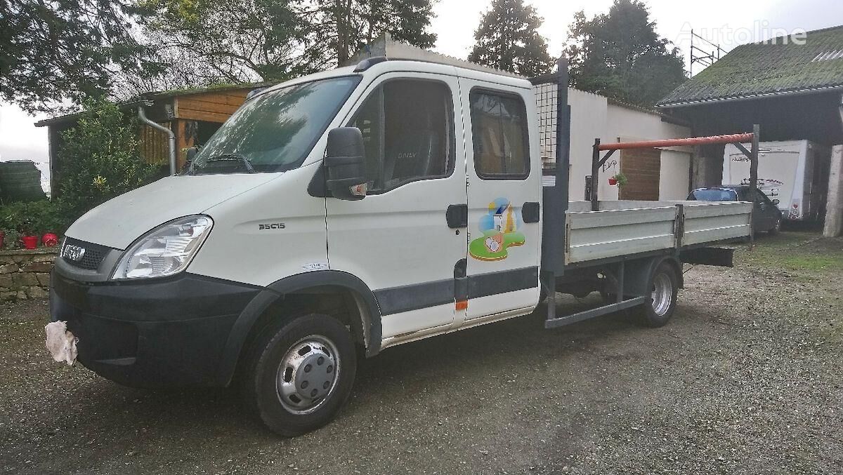 IVECO Daily 35C15 Doka flatbed kamion s ravnom platformom < 3.5t