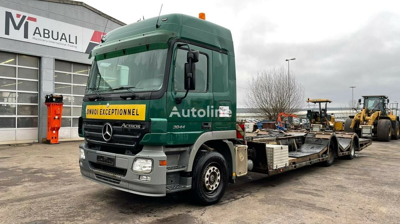 Mercedes-Benz Actros 3044 autotransporter