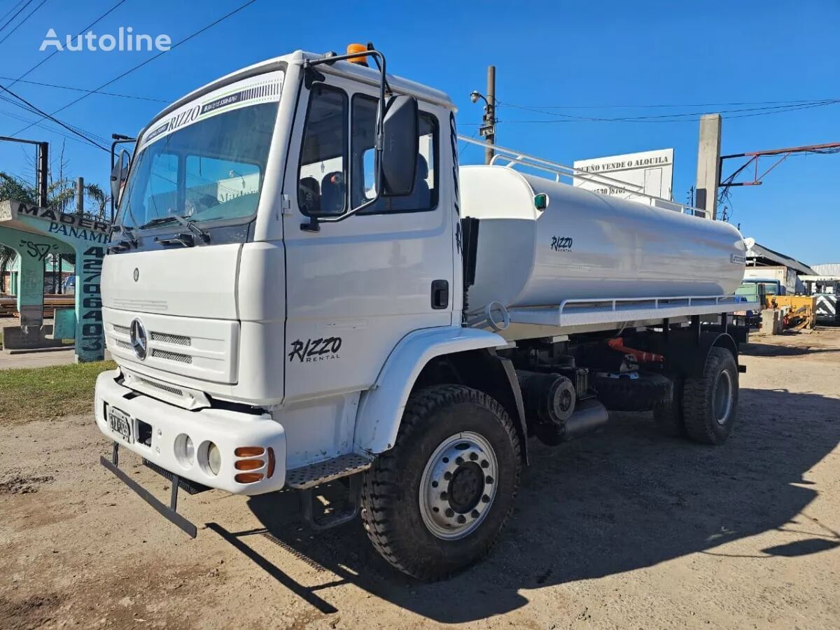 Mercedes-Benz Camion Regador autocisterna