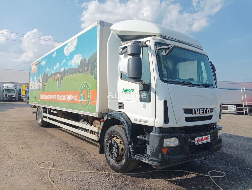 IVECO EuroCrgo 190/EL25 izotermni kamion nakon udesa