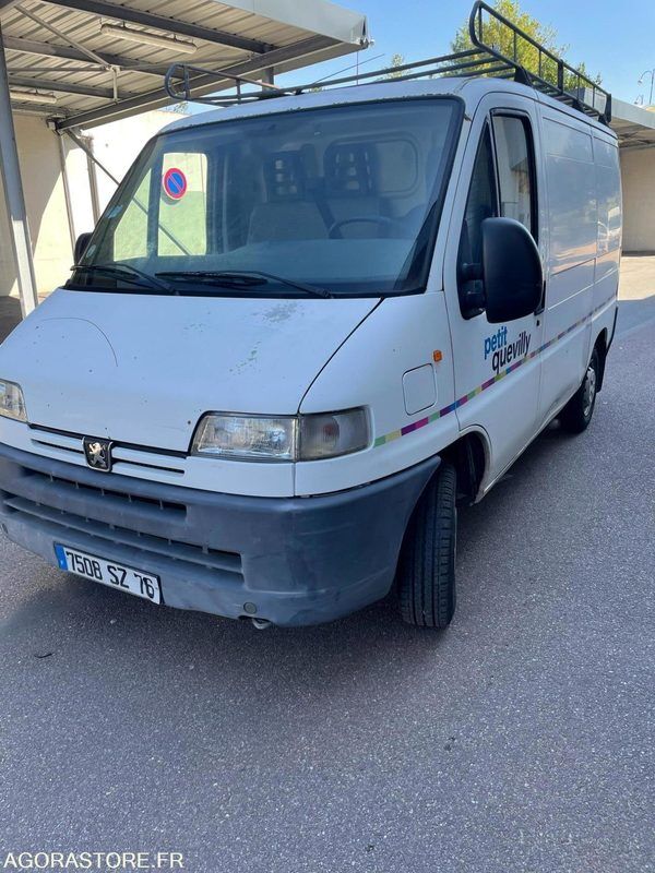 Prodaje se Peugeot BOXER minibus furgon na aukciji