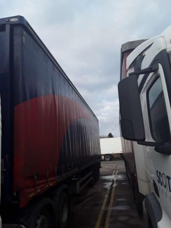 Don-Bur Curtainsider Trailer poluprikolica sa kliznom ceradom