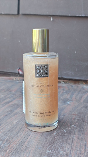 Rituals of Karma shimmering body oil