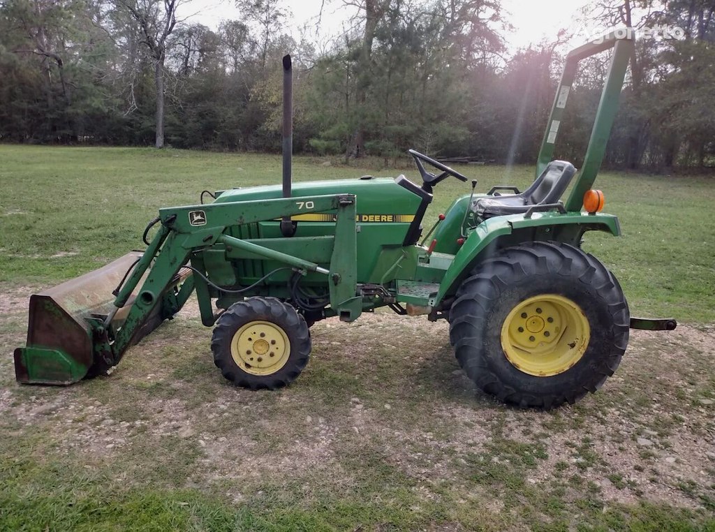 John Deere 770 mototraktor