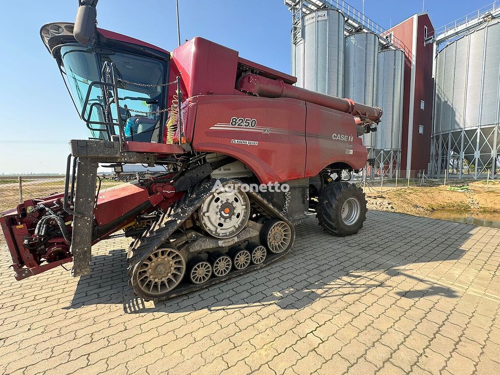 Case IH Case IH 8250 kombajn za žito