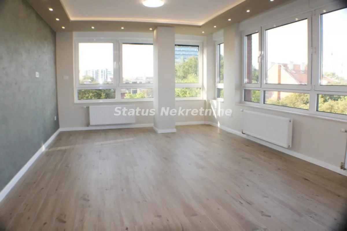 Izdavanje, četvorosoban stan, 101m2, Stari grad, Novi Sad