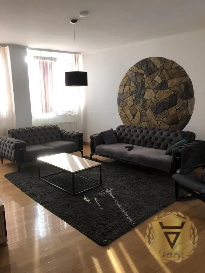 Izdavanje, trosoban stan, 77m2, Stari Grad, Beograd