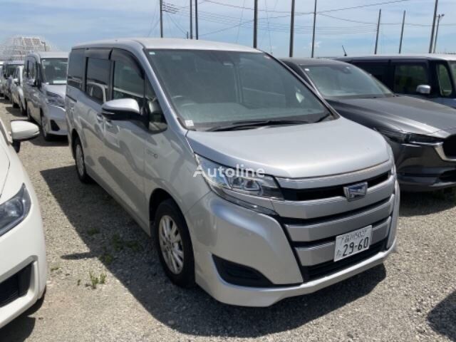 Toyota NOAH minivan