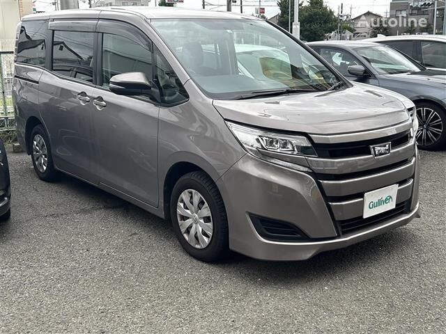 Toyota NOAH minivan