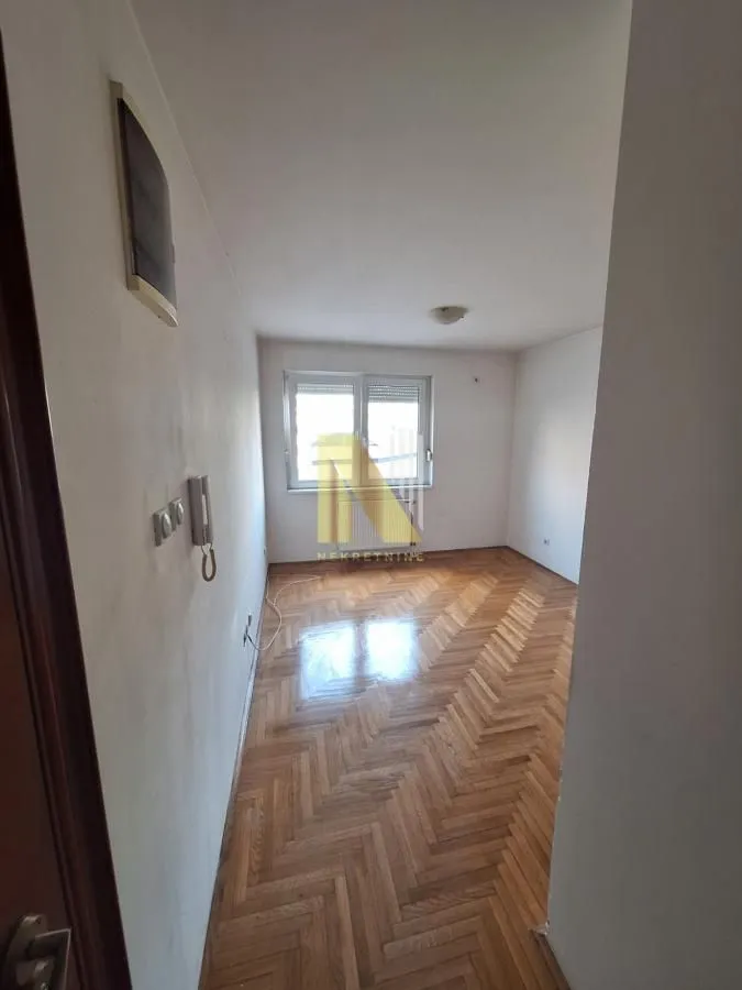 Prodaja, garsonjera, 20m2, Grbavica, Novi Sad, Novi Sad