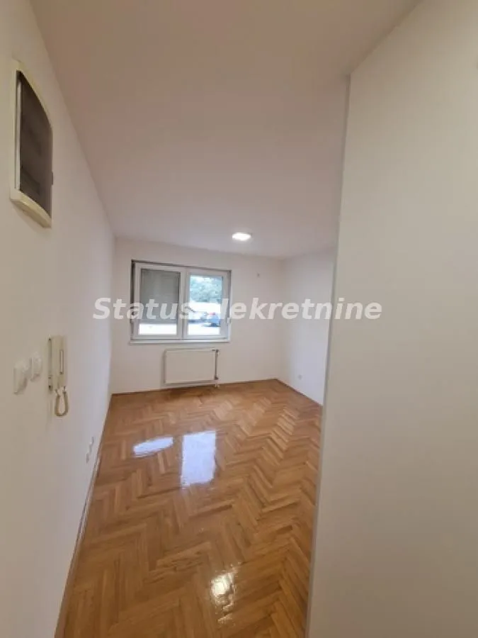 Prodaja, garsonjera, 20m2, Grbavica, Novi Sad, Novi Sad