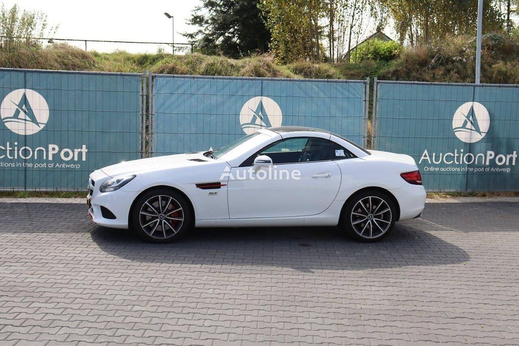 Prodaje se Mercedes-Benz SLC 180 sedan na aukciji