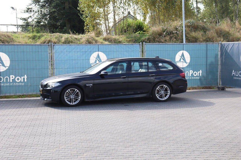 Prodaje se BMW 528I sedan na aukciji