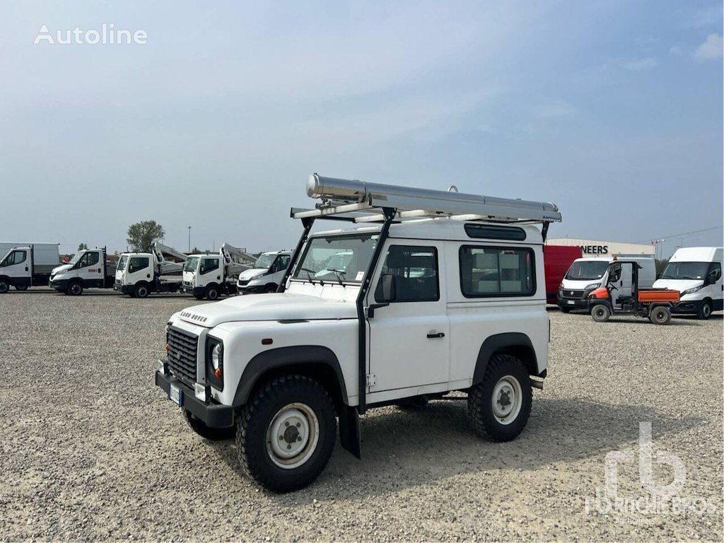 Prodaje se Land Rover DEFENDER 2.2 TDA 90 E SW VAN 3-DOOR terenac na aukciji