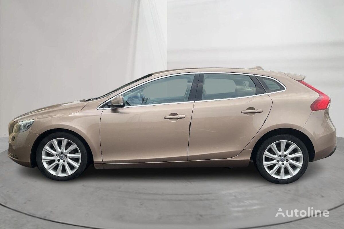 Prodaje se Volvo V40 karavan na aukciji