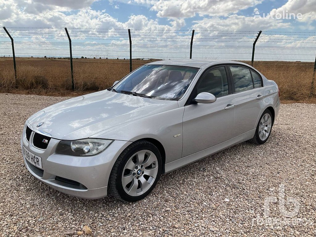 Prodaje se BMW 320D 2.0D krosover na aukciji