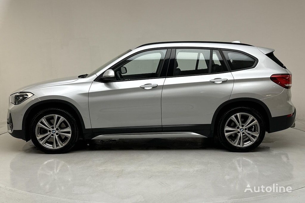 Prodaje se BMW X1 krosover na aukciji