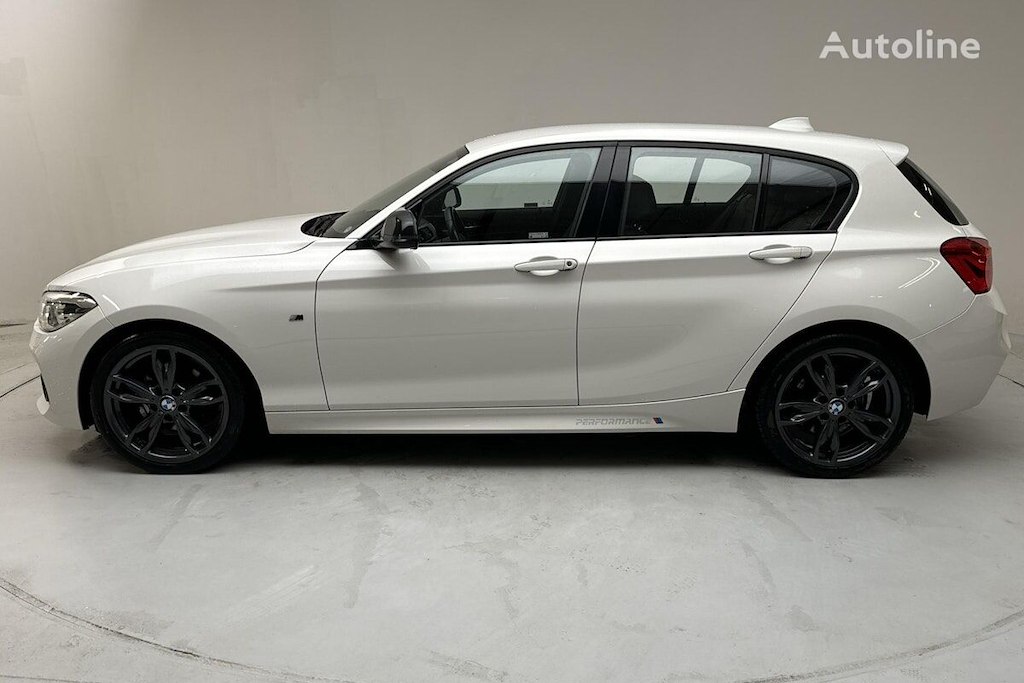 Prodaje se BMW 1-serien krosover na aukciji