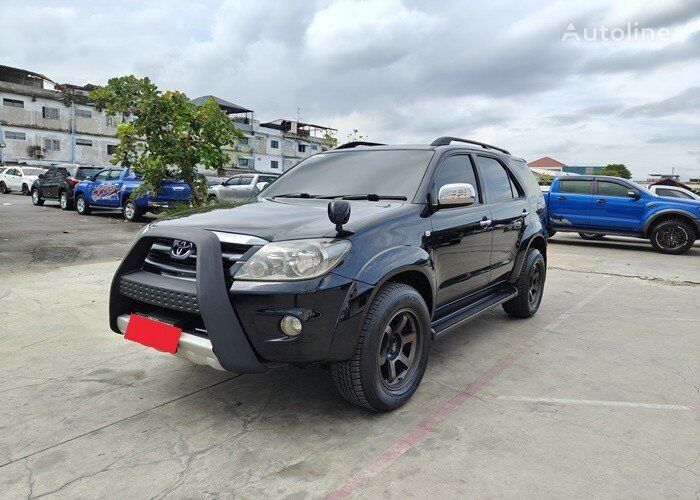 Toyota FORTUNER krosover