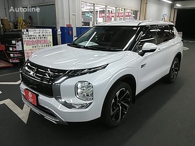 Mitsubishi OUTLANDER krosover