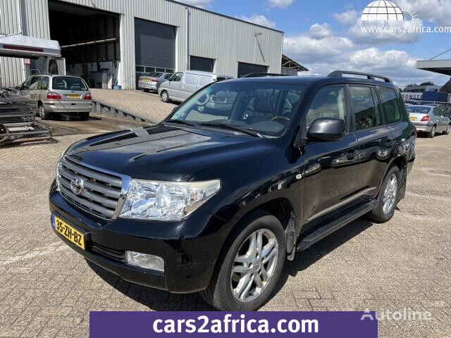 Toyota Land Cruiser 200 V8 4.5 D-4D Executive 7p. terenac