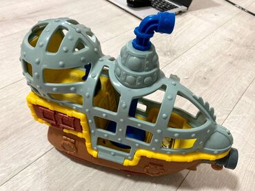 Fisher price brod na rasklapanje Super stanje, vecih dimenzija