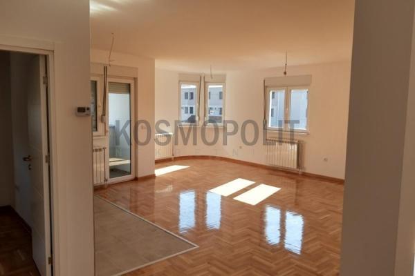 Bilećka, Četvorosoban stan na prodaju, 101m2, 303.000€