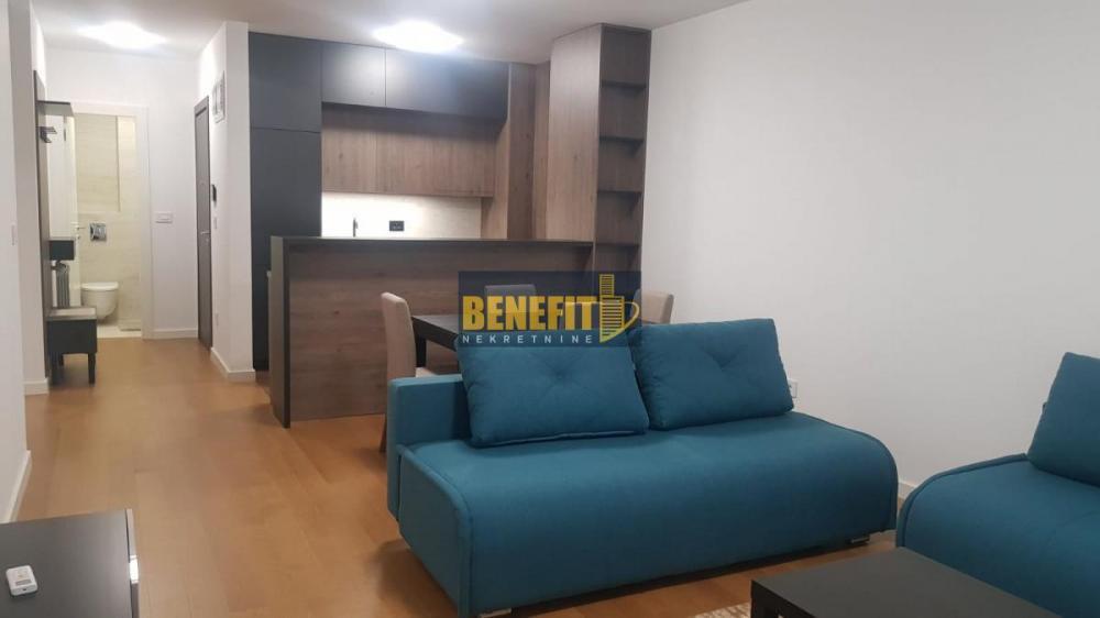 Trosoban stan za izdavanje, 65m2, 1.200€