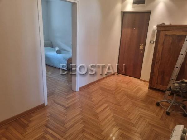 Španskih boraca, Trosoban stan za izdavanje, 100m2, 1.500€