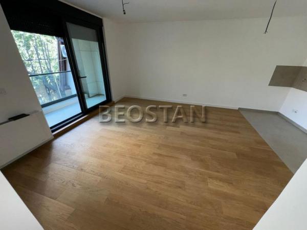 Sazonova, Trosoban stan za izdavanje, 65m2, 1.000€