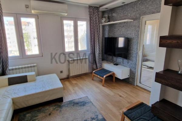 Bulevar despota Stefana , Trosoban stan za izdavanje, 72m2, 1.250€