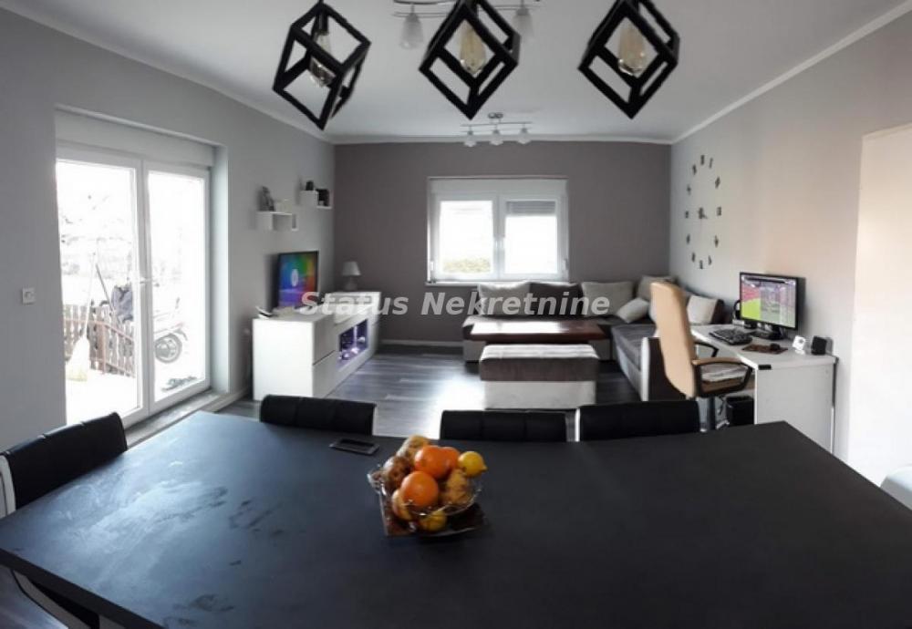 Kuća na prodaju, 227m2, 179.000€