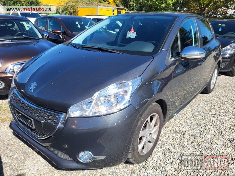 Peugeot 208 1.2 NAV