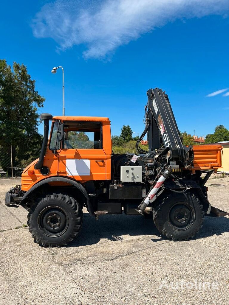 Mercedes-Benz UNIMOG U-900 univerzalna komunalna mašina