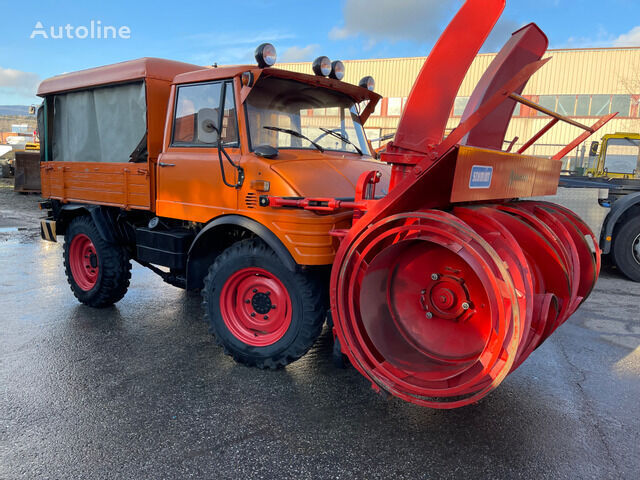 Mercedes-Benz Unimog Daimler-421 Hómaró čistač snega