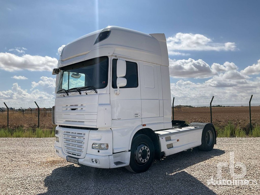 Prodaje se DAF XF460FT 4x2 tegljač na aukciji